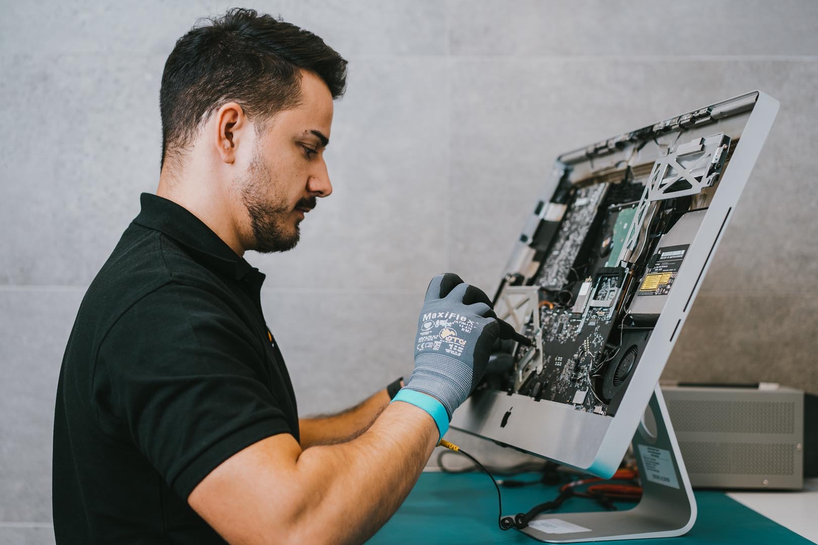 Computer und Laptop Reparatur aller Marken - Notebook Repair Corner